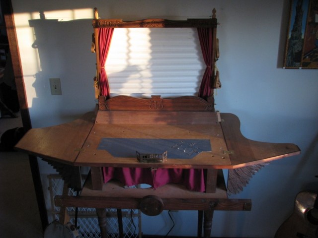 Puppet Theater – The School of the Transfer of Energy